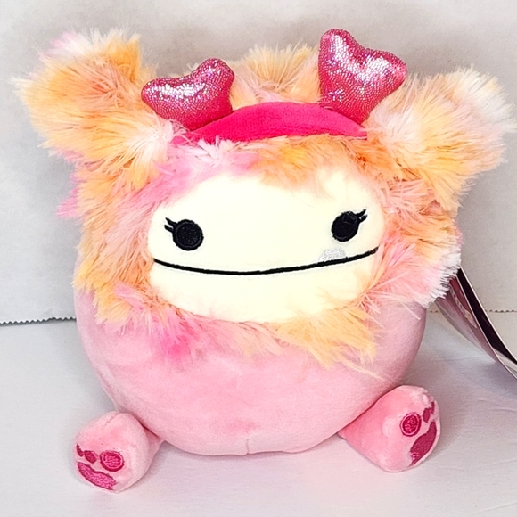 Squishmallows | Toys | Caparinne Orange Pink Bigfoot W Hearts Valentine ...